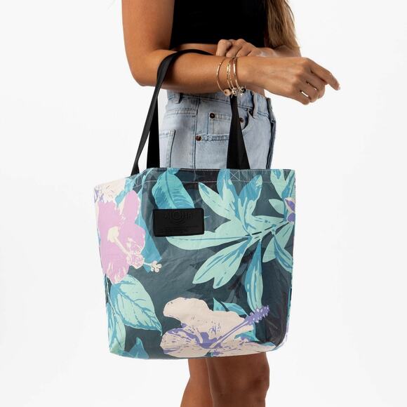 ALOHA Collection | Bags | Aloha Collection Reversible Tote Pau Hana ...